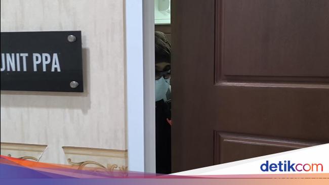 Sederet Fakta Kiai Gresik Cabuli Santriwati Modus Minta Pijat-Bacakan Kitab