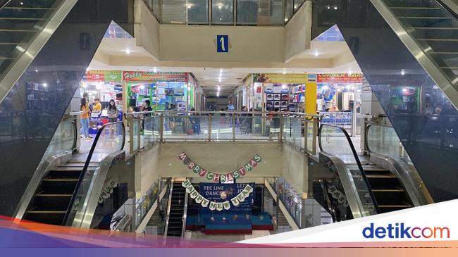 Kenangan Masa Kecil yang Tersisa di Balik Redupnya Tunjungan Center