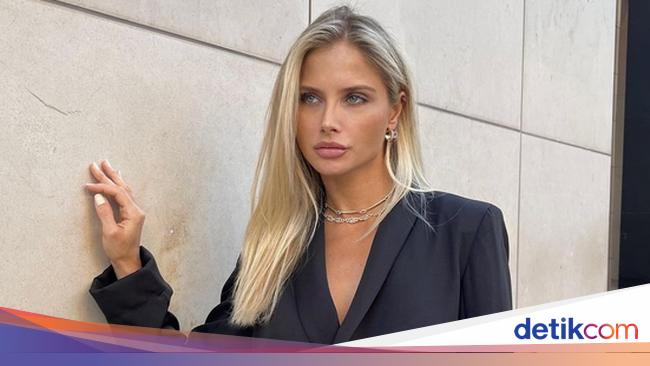 Model Ini Ditangkap karena Tak Pakai Baju Saat Jalan-jalan dengan Anjingnya