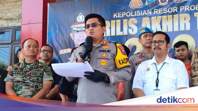 Terjerat Kasus Narkoba dan Desersi, 2 Polisi Probolinggo Dipecat