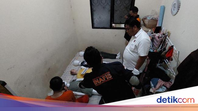 Momen Ngeri Panca Bunuh 4 Anak Kandungnya Berjejer di Atas Kasur Momen Ngeri Panca Bunuh 4 Anak Kandungnya Berjejer di Atas Kasur