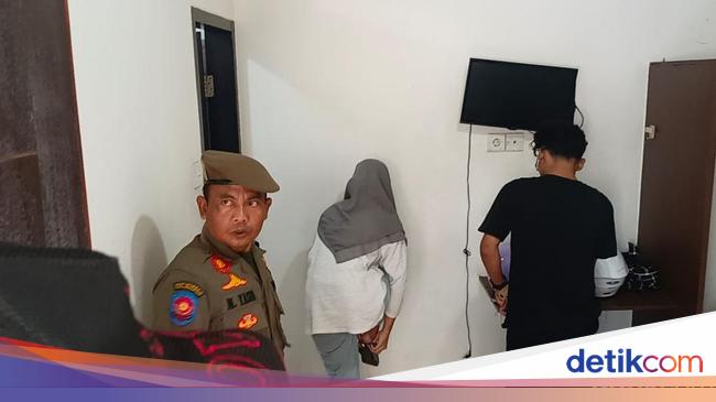 Jabar Hari Ini: Satpol PP Cirebon Ciduk Belasan Remaja Ngamar di Indekos