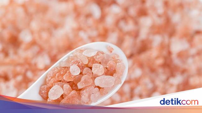 5 Manfaat Tambahkan Garam Himalaya ke Seduhan Kopi
