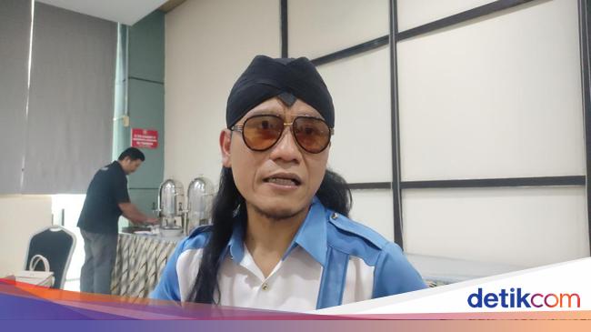 Videonya Bagi-bagi Uang Viral, Gus Miftah: Itu Sedekah dari Haji Her
