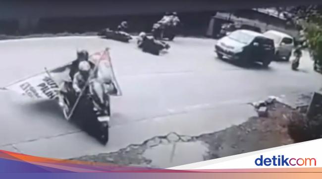 Heboh Baliho PSI Ambruk Bikin Kecelakaan Beruntun