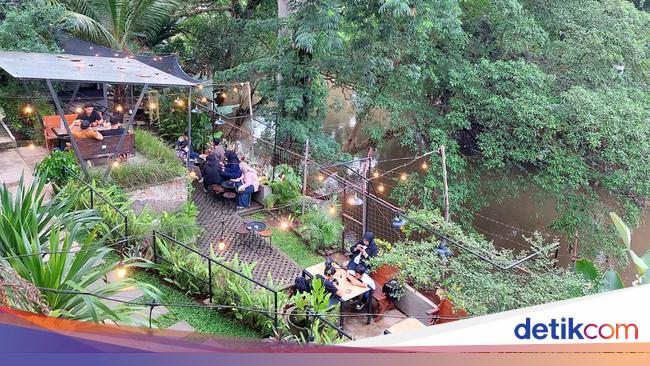 Main ke Condet, Ada Kafe Cantik di Pinggir Sungai Ciliwung