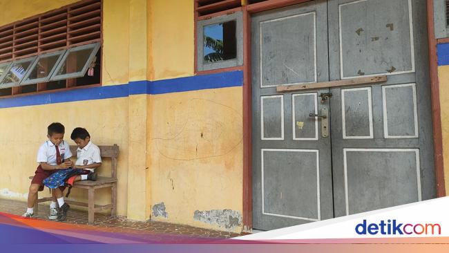 Warga Segel SD di Polman Ngaku Tanda Tangan-Cap Jempol di AJB Dipalsukan