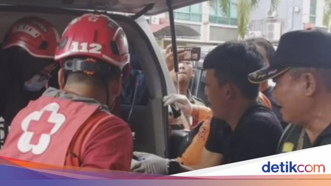 2 Teknisi Terluka Bakar Usai Terkena Ledakan saat Servis AC di Surabaya