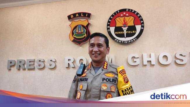 Eks Gubernur Bali Wayan Koster Diperiksa Sekitar 3 Jam di Polda Bali Eks Gubernur Bali Wayan Koster Diperiksa Sekitar 3 Jam di Polda Bali
