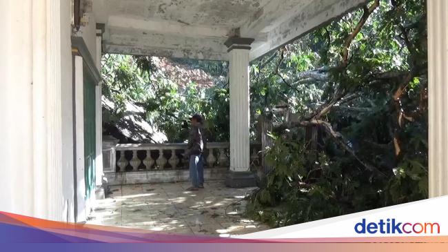 Sejumlah Rumah Warga di Gunung Anaga Rusak Akibat Longsor