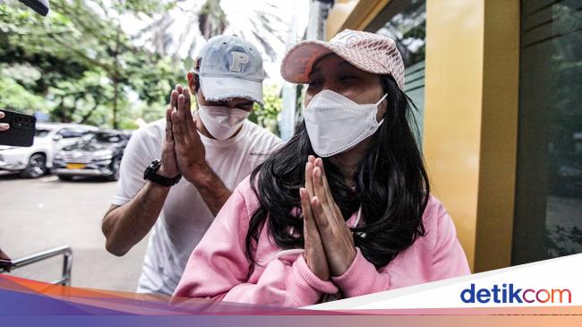 Jadi Tersangka Film Porno, Virly Virginia dkk Diperiksa Polisi