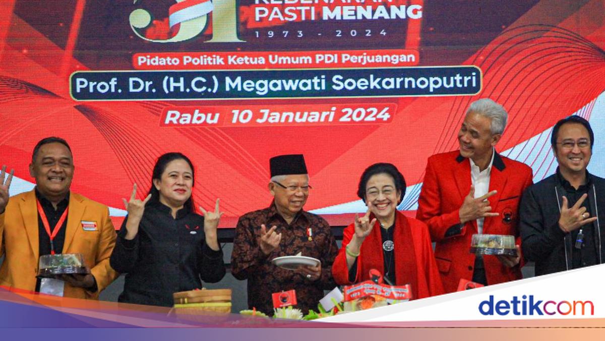 Momen Ma'ruf Amin Dapat Tumpeng Pertama hingga Salam Metal di HUT PDIP