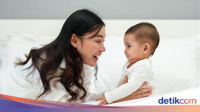Benarkah Bayi Bisa Bicara Lebih Awal Tergantung Pendidikan Ibunya? Ini Kata Studi