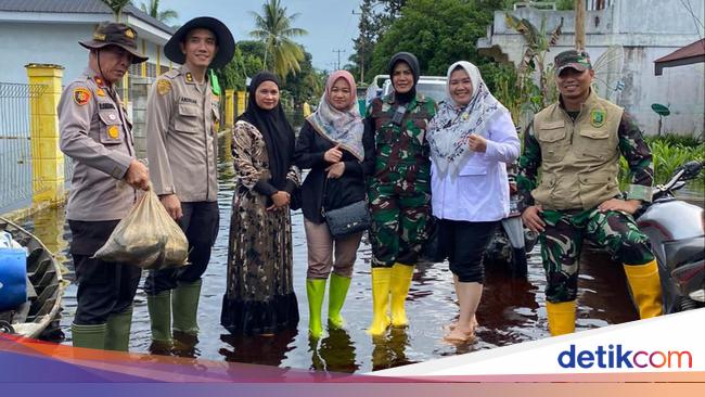 Ratusan Paket Sembako Didistribusikan ke Rohil saat Banjir, Ini Kata Kapolres