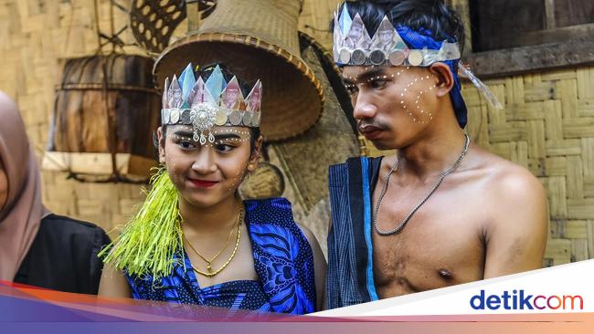 Potret Pengantin Suku Badui Luar Saat Prosesi Akad Nikah