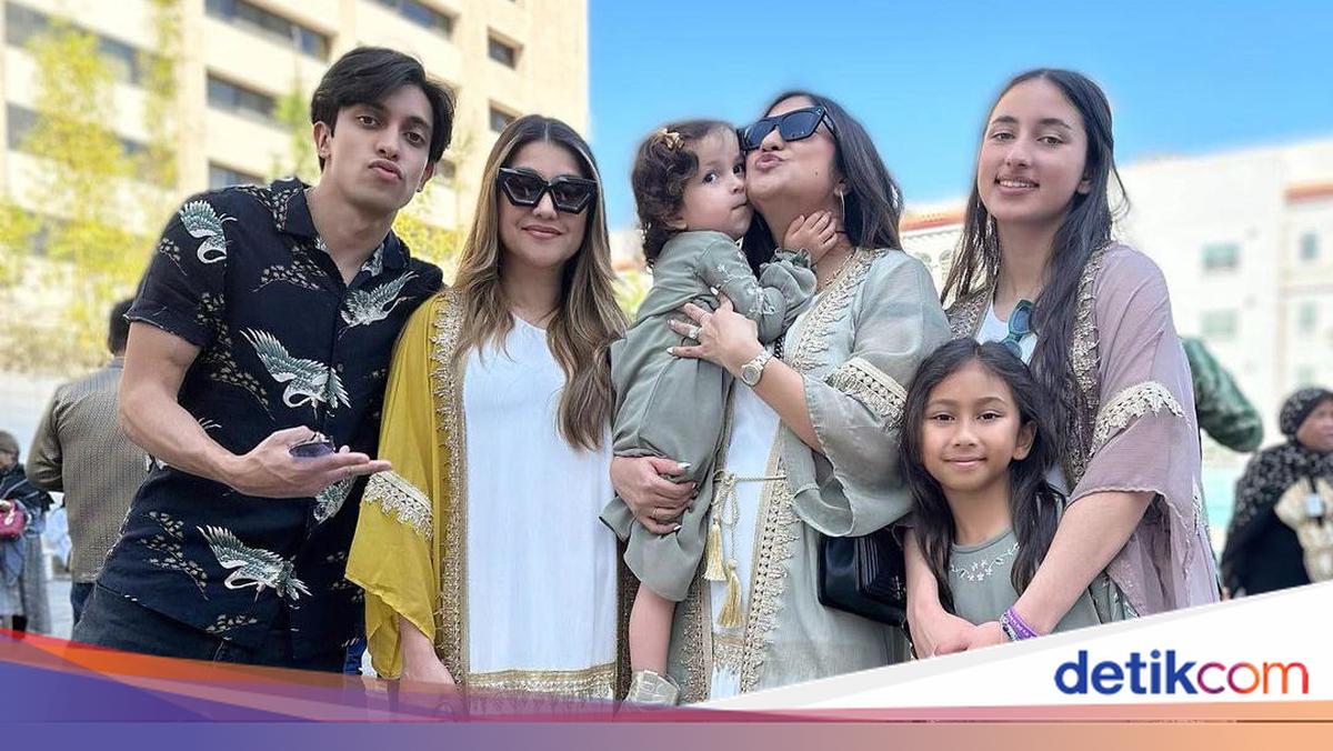 Azhari Bersaudara Komunikasi Setiap Saat Meski Tinggal di 3 Benua