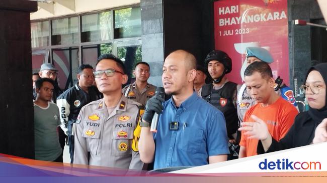 Istri Syok hingga Pingsan Saat Rahman Ngaku Telah Bunuh-Mutilasi Adrian Istri Syok hingga Pingsan Saat Rahman Ngaku Telah Bunuh-Mutilasi Adrian