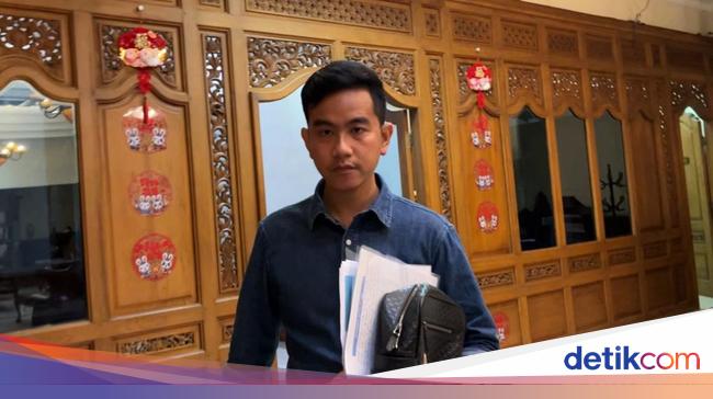 Reaksi Gibran soal Kemunculan Film Dokumenter 'Dirty Vote' Reaksi Gibran soal Kemunculan Film Dokumenter 'Dirty Vote'