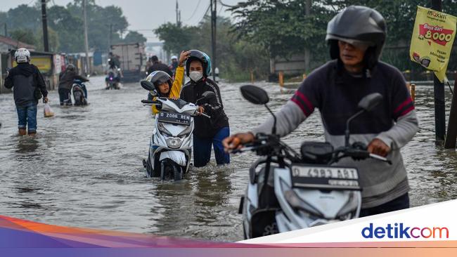 Banjir di Kawasan Industri Sapan, Sepeda Motor Mogok