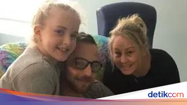 Foto Istri James Morrison yang Tewas Gantung Diri di Rumah