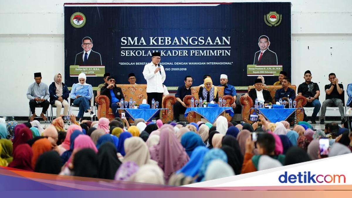 KH Asep Saifuddin Puji Sikap Dermawan Zulkifli Hasan