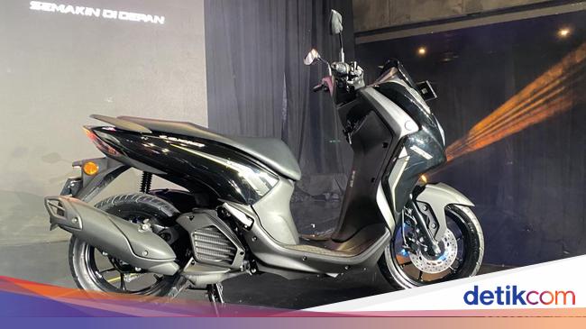Duel Yamaha Lexi LX 155 vs Honda Vario 160, Pilih Mana?