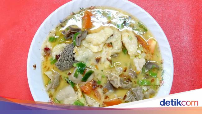 Merapat! 5 Sop Kaki Kambing Legendaris Ini Nikmat Banget