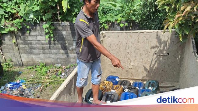 Polisi Amankan 1 Truk Bawa Ratusan Jeriken Berisi BBM Bio Solar di Langkat