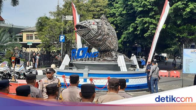 Melihat Tugu Bandeng dari Knalpot Brong Sitaan di Pati yang Viral Melihat Tugu Bandeng dari Knalpot Brong Sitaan di Pati yang Viral