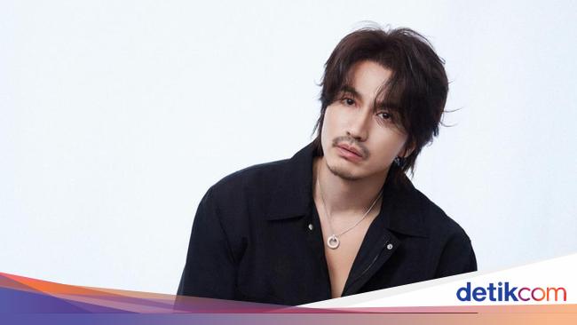7 Foto Terbaru Jerry Yan di Usia 47 Tahun, Makin Manly Dengan Kumis ...