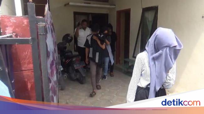 Kos Mesum di Jombang Digerebek, 5 Pasangan Bukan Suami Istri Diamankan