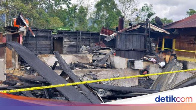 Diduga Dipicu Korsleting, Rumah-Motor di Taput Terbakar