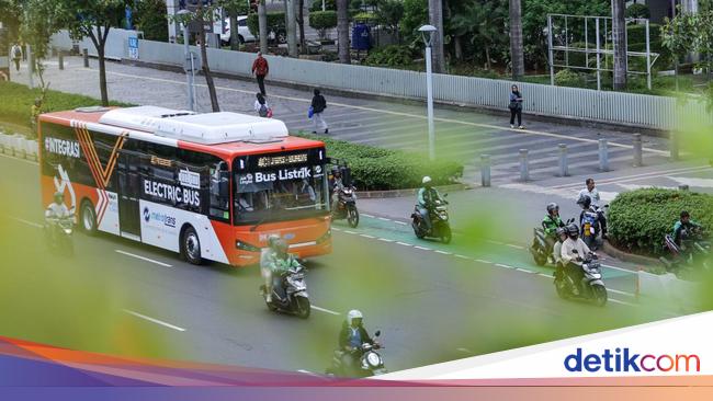 Cara Pantau Jadwal & Posisi Bus TransJakarta di Google Maps Realtime
