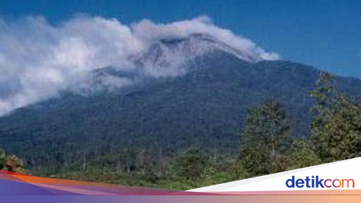 Pendakian Gunung Kerinci: Jalur, Biaya, dan Mitos