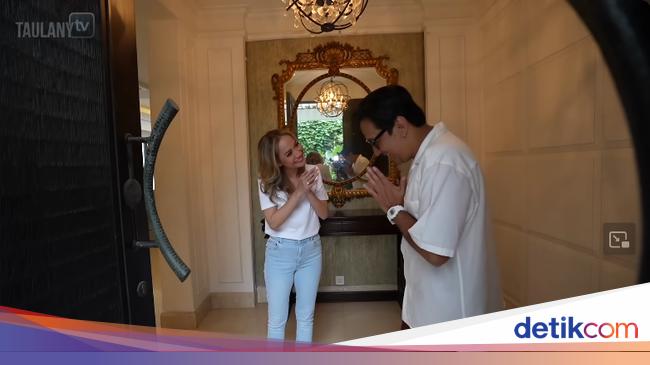 Tampilan Dapur 'American Style' di Rumah Baru BCL yang Mewah