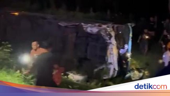 Kronologi Bus SMAN 1 Sidoarjo Kecelakaan di Tol Ngawi Tewaskan 2 Orang