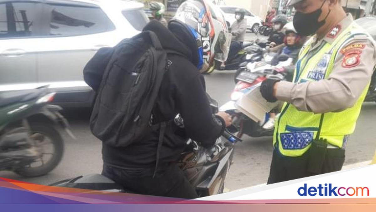 Polisi Mulai Gencar Razia Knalpot Brong di Jakarta, Pemotor Ditilang