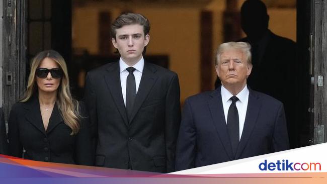 8 Foto Barron, Anak Donald Trump Jadi Sorotan Tingginya 2 Meter di Usia 17