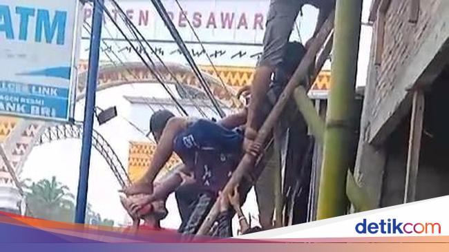 Perbaiki Atap Ruko, Pekerja Bangunan di Pesawaran Tersengat Listrik