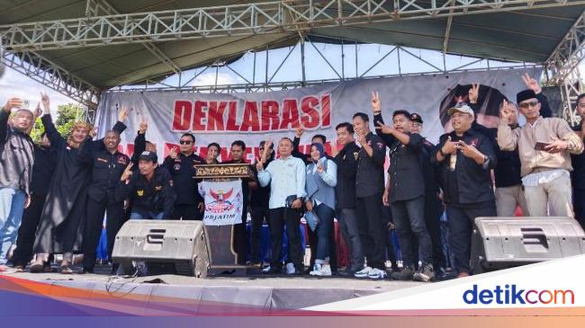 Ribuan Anggota GRIB Jaya Jatim Deklarasi Dukung Prabowo-Gibran
