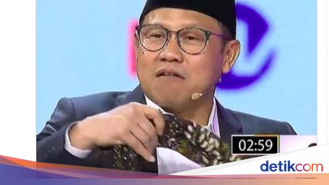 Meme Debat Cawapres: Slepetan Cak Imin, Epic Cringe Battle Gibran-Mahfud