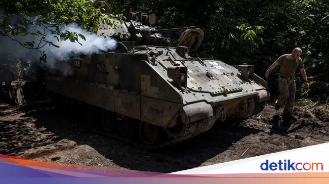 Tank Kebanggaan Putin Kewalahan Dihajar Ranpur Buatan AS
