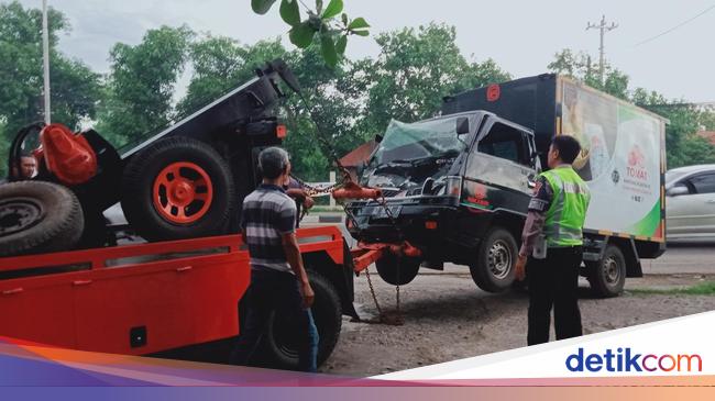 Tabrakan Beruntun 2 Mobil-1 Motor di Delanggu Klaten