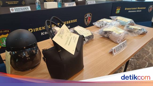 Tas hingga Helm Jadi Saksi Bisu Argiyan Bunuh Mahasiswi di Depok