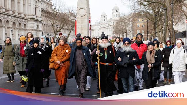 Ratusan Warga Lintas Agama Gelar Aksi Bela Palestina di London Ratusan Warga Lintas Agama Gelar Aksi Bela Palestina di London