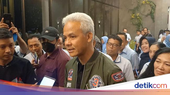 Ganjar Beri Pilihan ke Anak Muda: Makan Gratis atau Internet Gratis