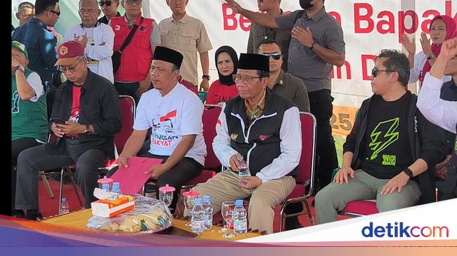 Mahfud Kampanye di Lampung: Kami Tak Main-main Buat Janji Mahfud Kampanye di Lampung: Kami Tak Main-main Buat Janji