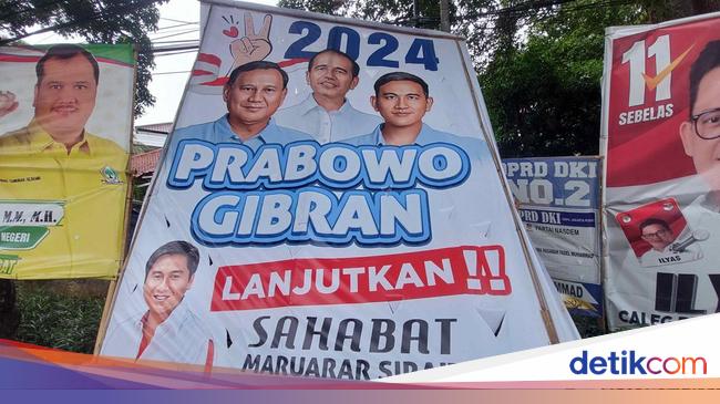 Gak Bahaya Tah, Ada Foto Jokowi di Baliho dukung Prabowo-Gibran