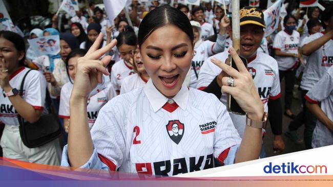 Momen Relawan Praka Dukung Prabowo-Gibran