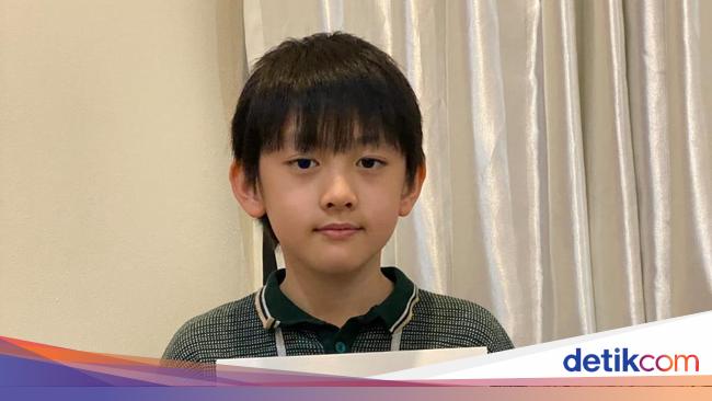 YouTuber Ryu Kintaro Nge-vlog Sejak Kecil, Kini Dapat Silver Play Button